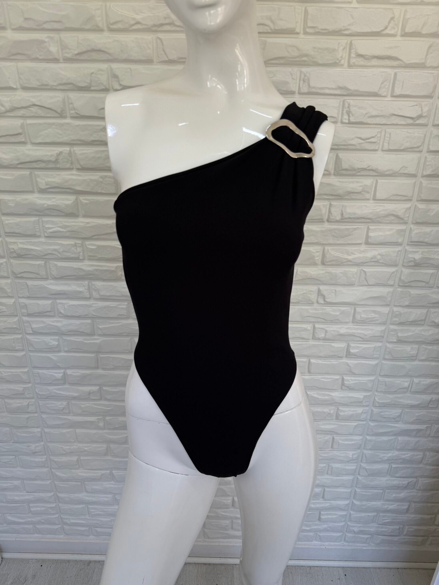 BODY AMIRA RIB TENSE – Gloss ba